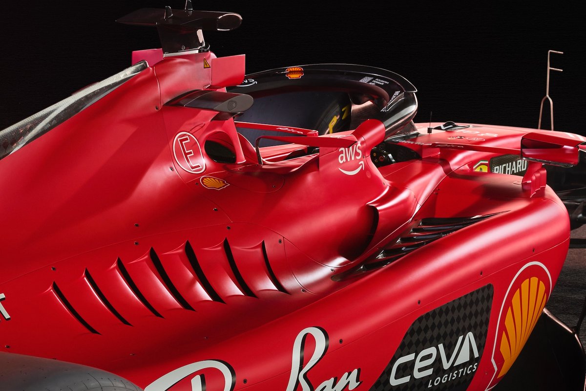 Por qué el SF-23 de Ferrari solo completó cinco vueltas en su estreno