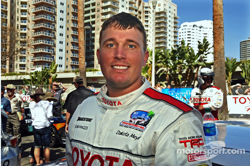 Medal of Honor recipient views Dale Earnhardt Jr. as his hero