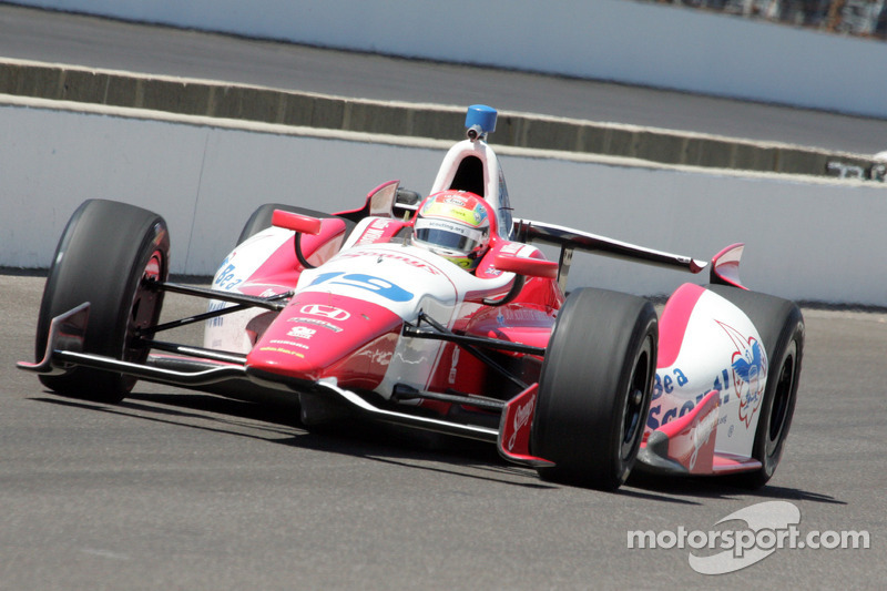 Wilson qualifies in middle of row five for the Indy 500