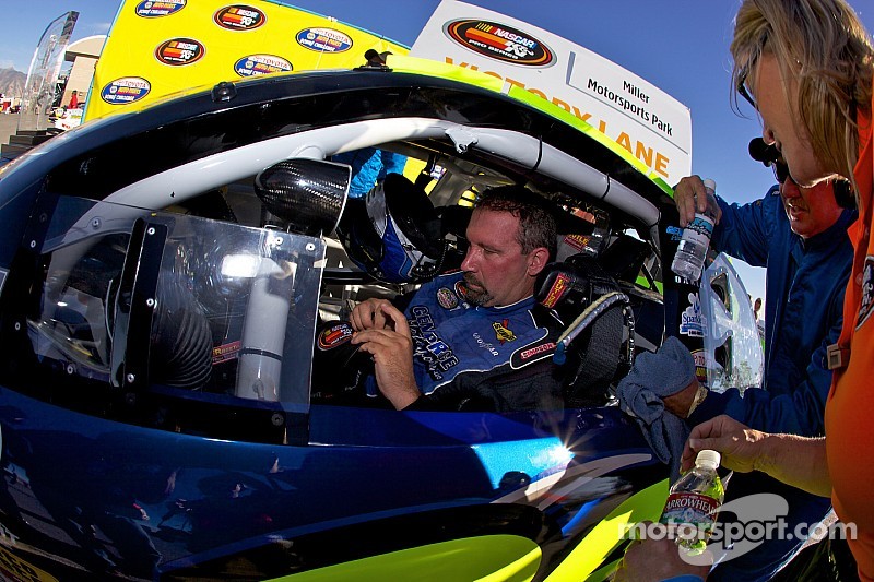 NASCAR to award final two Touring Series titles