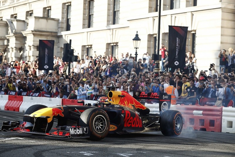 Horner says London F1 race would need to "go past Buckingham Palace"