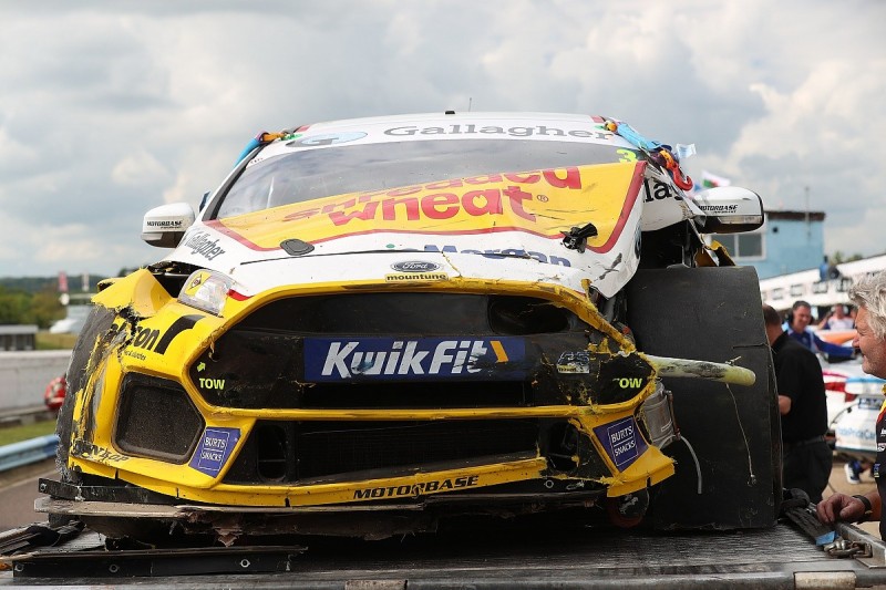 BTCC Thruxton: Ex-F1 driver Blundell explains qualifying crash