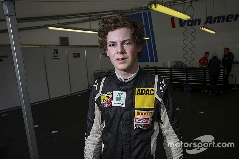 Adrian Newey satisfait des débuts de son fils en sport auto