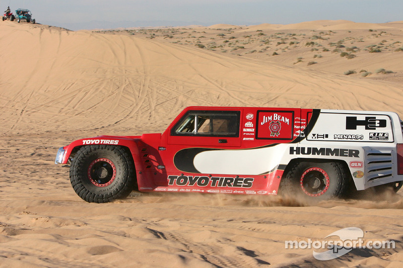Team Gordon: Robby Gordon tests the Hummer H3 Race Truck at Dakar