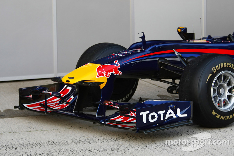 The new Red Bull RB6, front wing nose cone at Red Bull RB6 launch