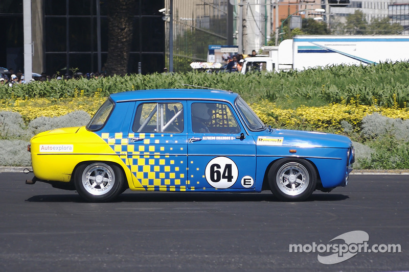 Renault R10 at Red Bull F1 Showcar run in Mexico